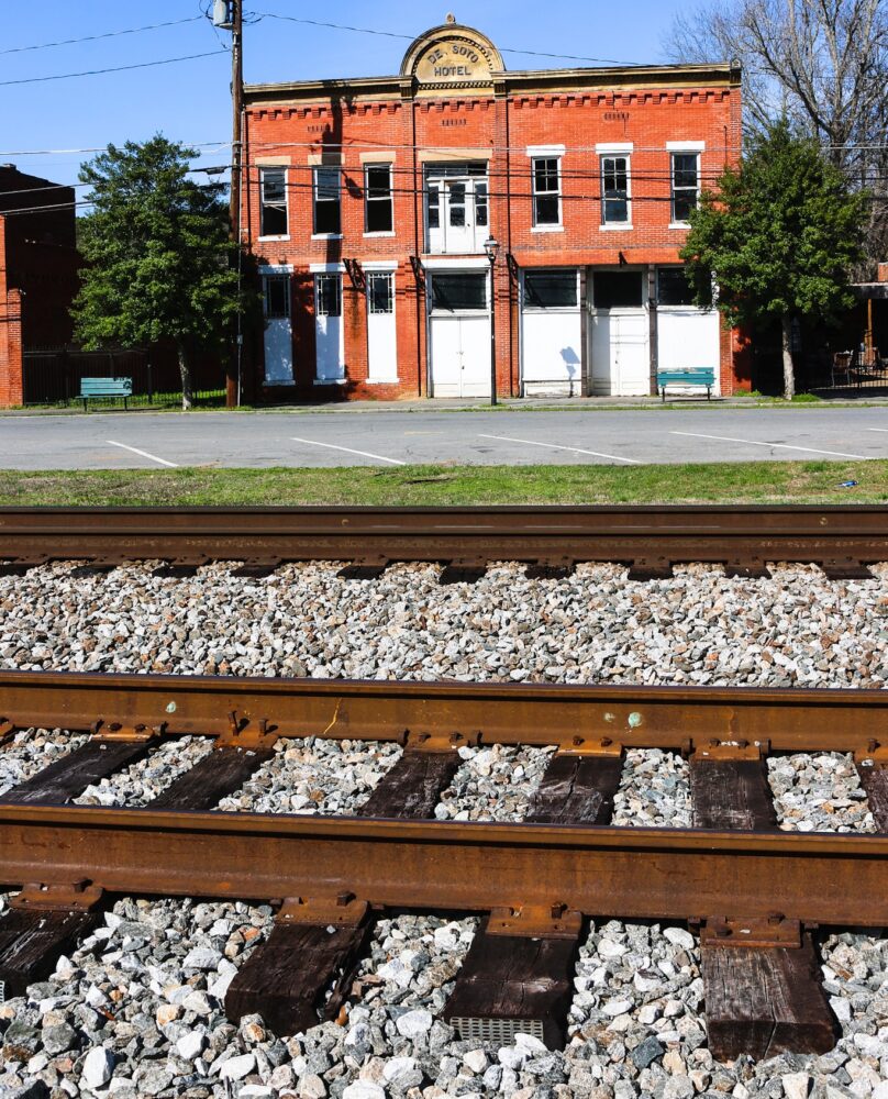 An old hotel in an old railroad town - Sightseers' Delight